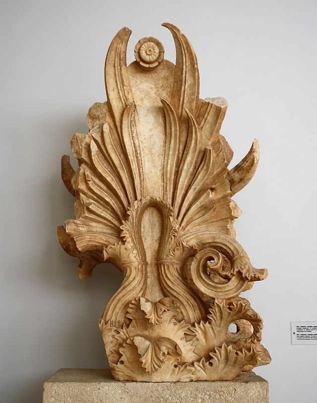 Un anthemion a forma di palmetta – Architettura e design a Roma