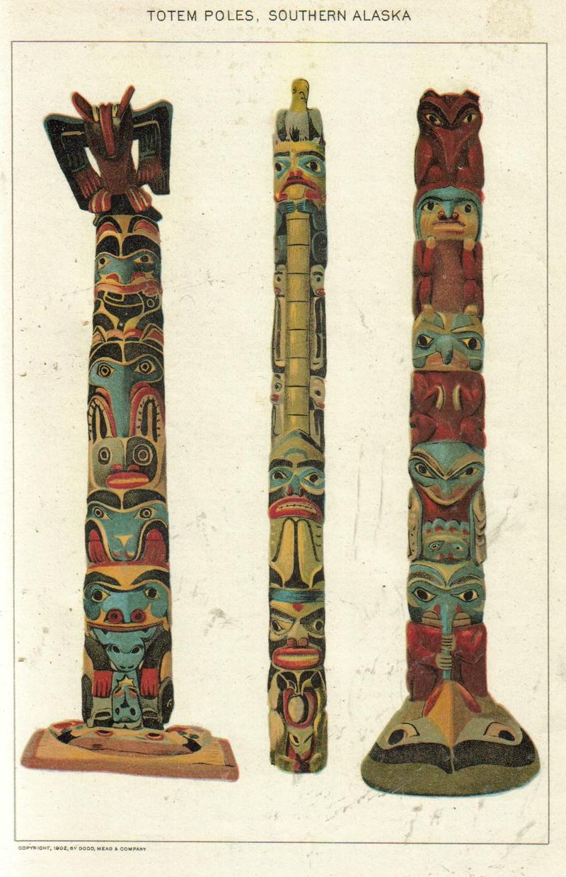 totem 800px-NIEdot370 – Architettura e design a Roma